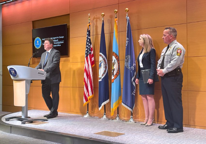 FBI官员因涉嫌压制拜登家族丑闻被扫地出门 曾公开抨击特朗普